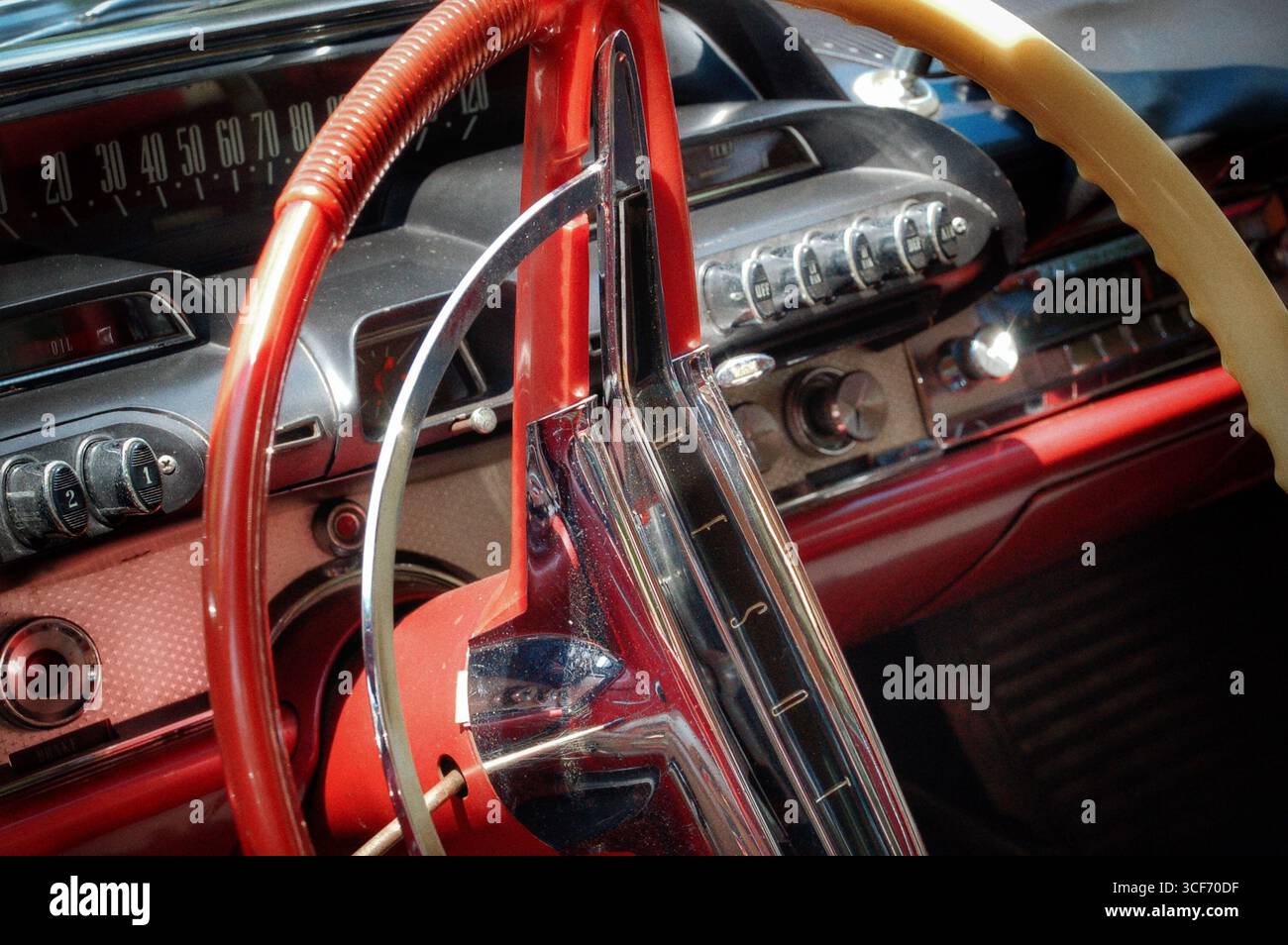 Details interior dashboard 1950s hi-res stock photography and images ...