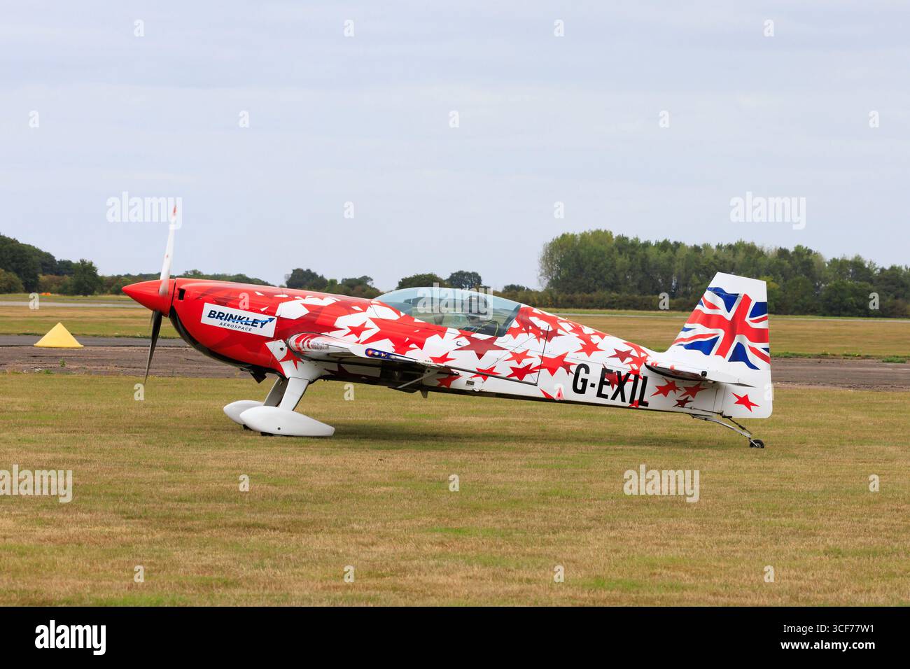 Mark Jefferies Global Stars Air Show Team, Extra 300 S, G-EXIL aerobatic aircraft. RAF Syerston ...