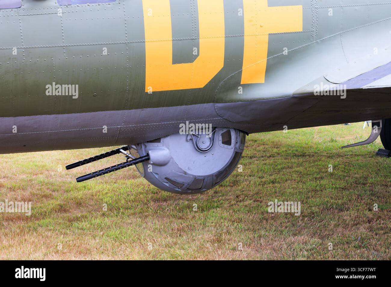 Ww2 aircraft ball turret hi-res stock photography and images - Alamy