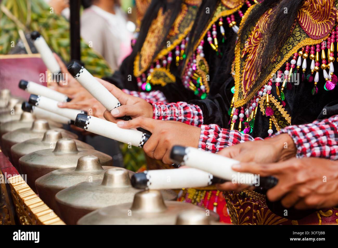 Gamelan gong kebyar hi-res stock photography and images - Alamy