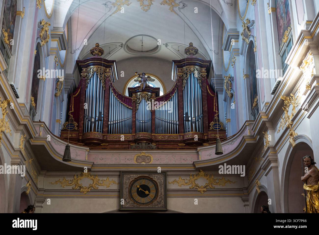 Pipe organ of the St. Peter Church in Munich, Germany Stock Photo - Alamy