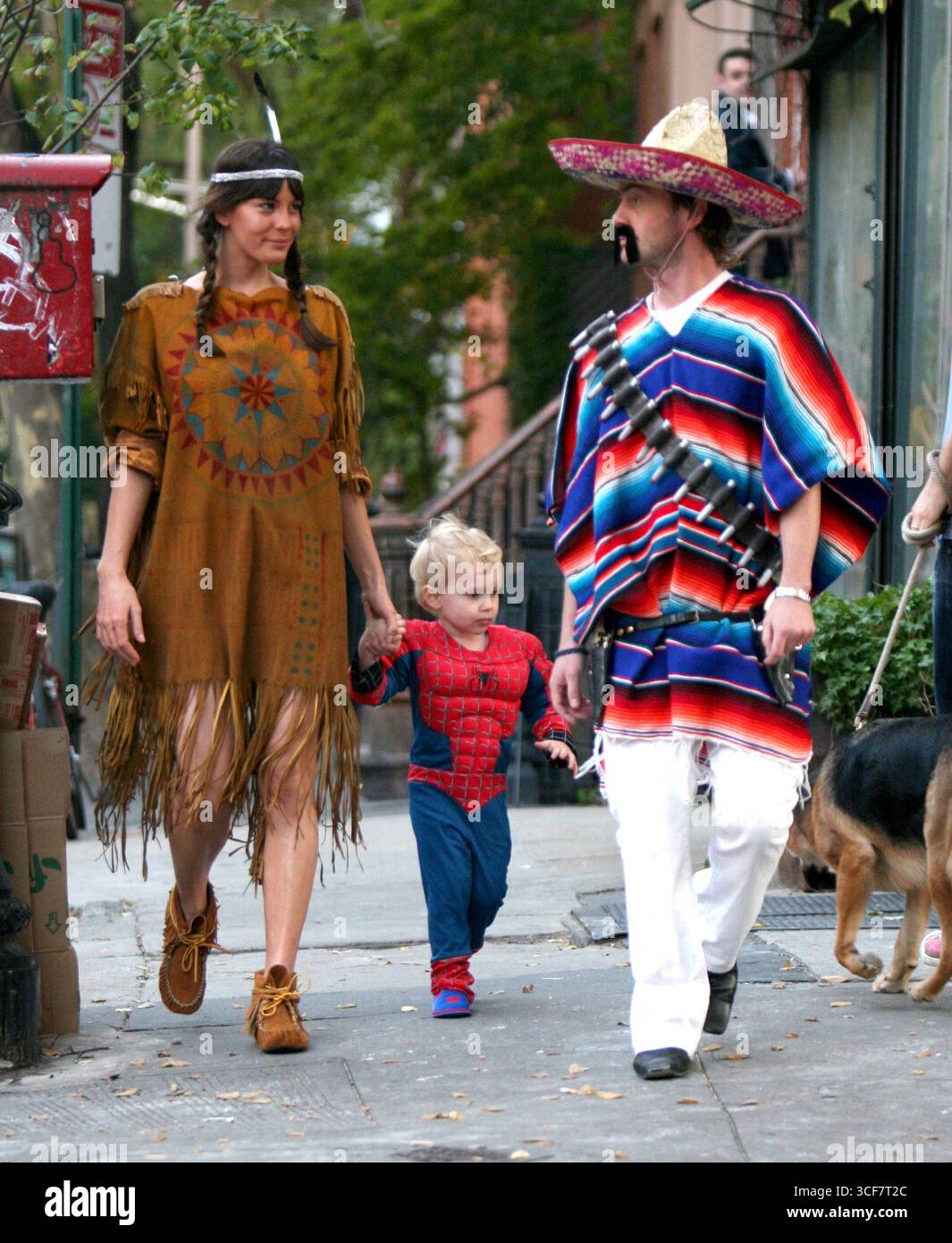 Liv Tyler, Royston Langdon and their son Milo out on Halloween in New ...