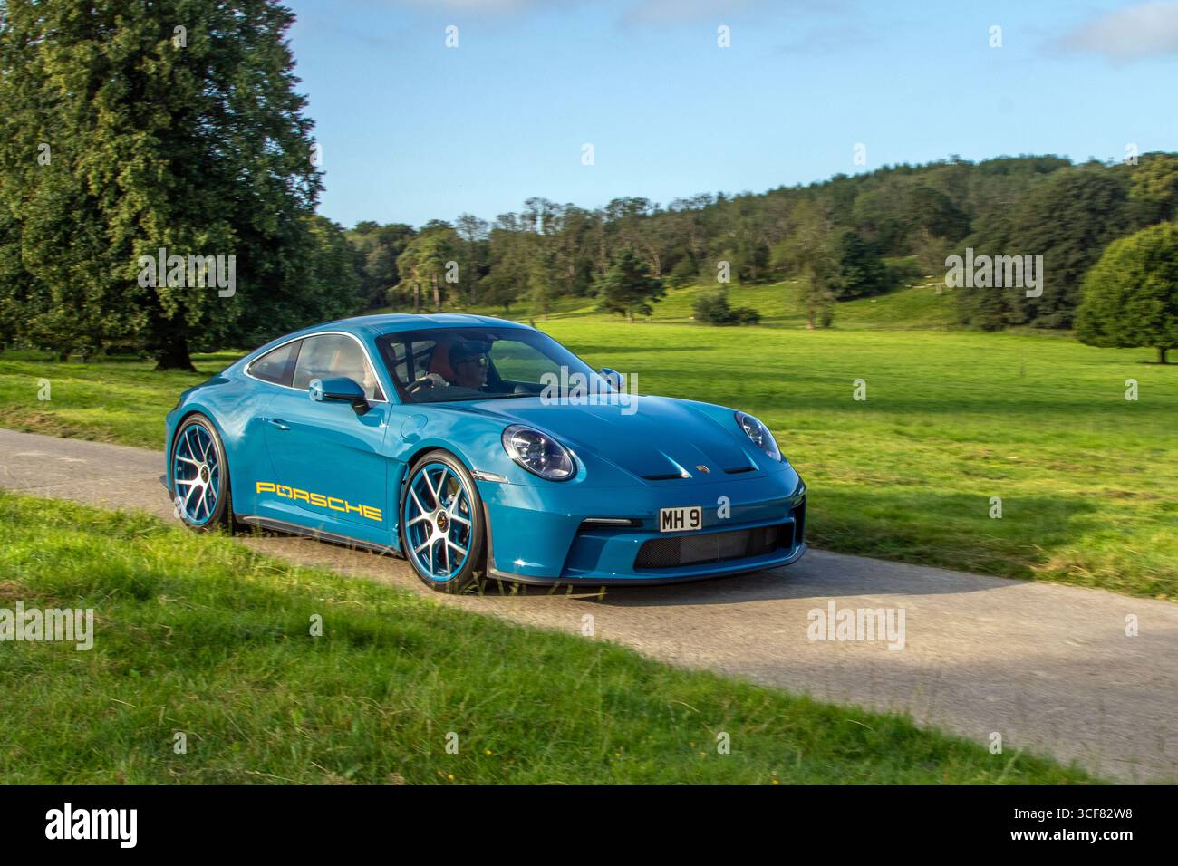 2025 blue porsche 911 hi-res stock photography and images - Alamy