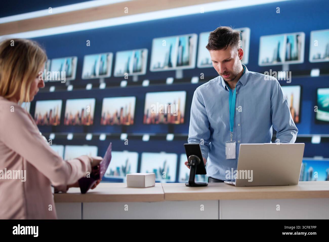 Payment made contactless card using hi-res stock photography and images ...