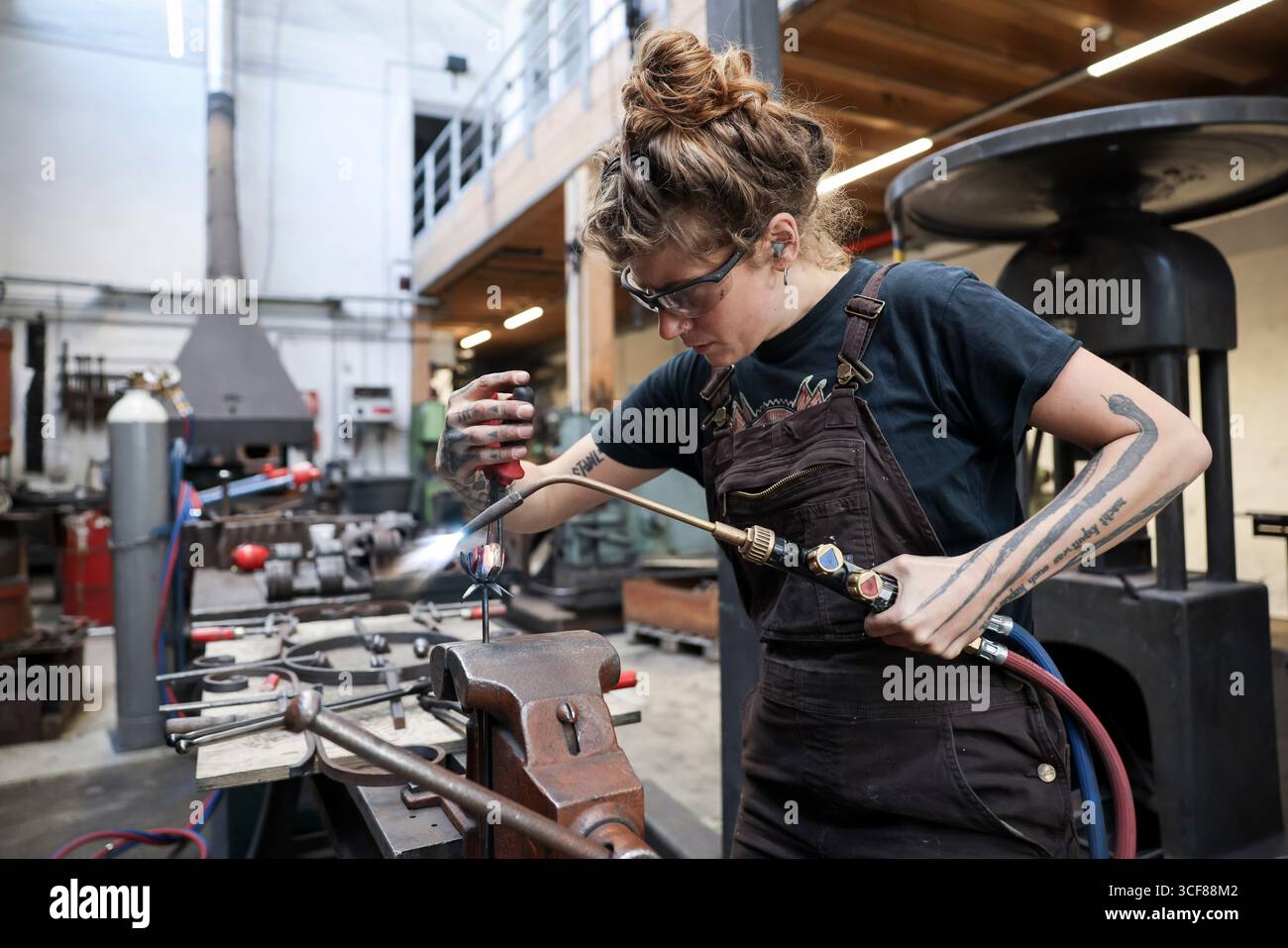 PRODUCTION - 18 August 2025, Hamburg: Naima Waage, apprentice ...