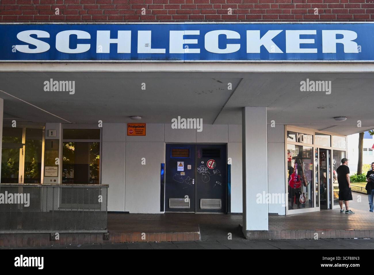 Eine drogerie hi-res stock photography and images - Alamy