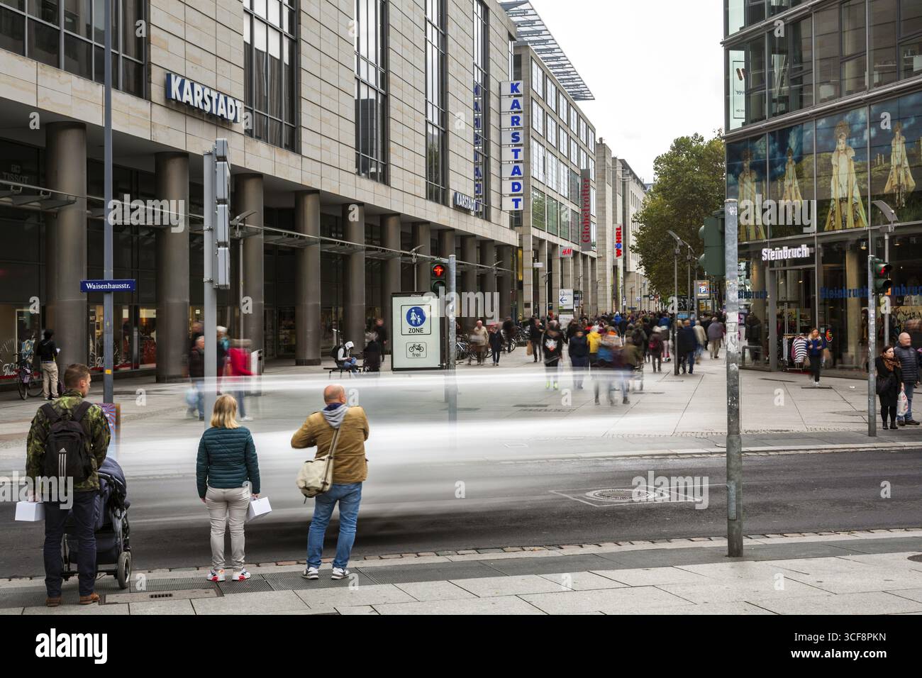 Pedestrian zone Prager Strasse, rush hour traffic, pedestrians ...