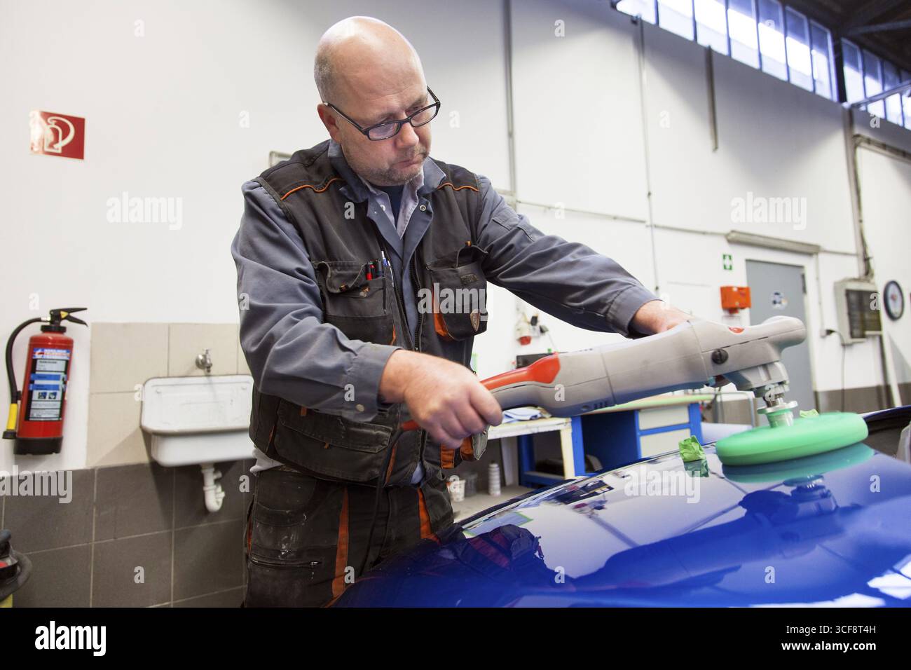 Master coachbuilder hi-res stock photography and images - Alamy