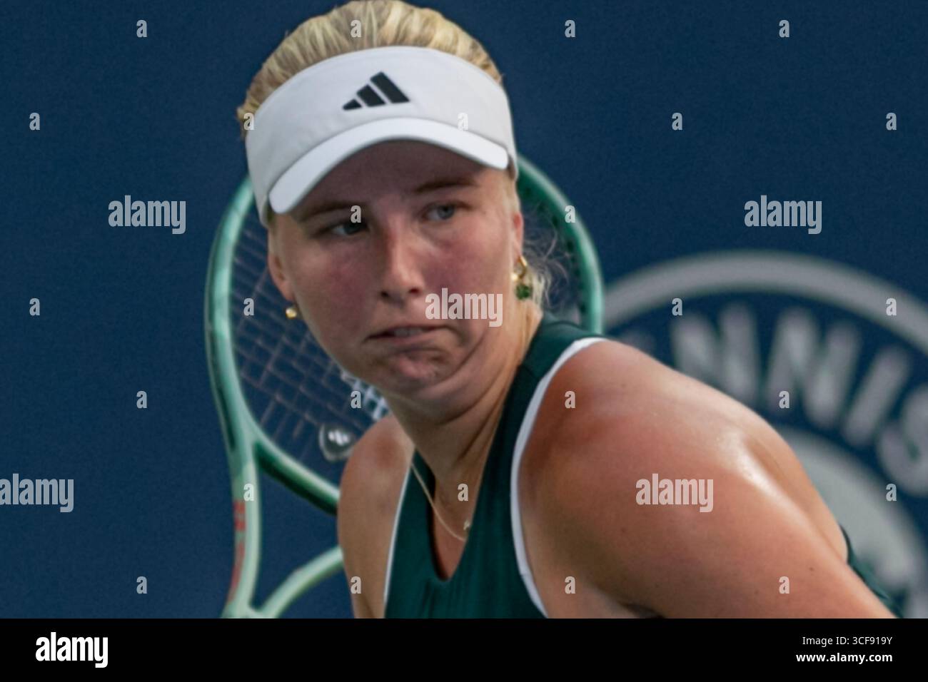 Clara Tauson ( Danemark ) in the WTA Masters 1000 Montreal in her game ...
