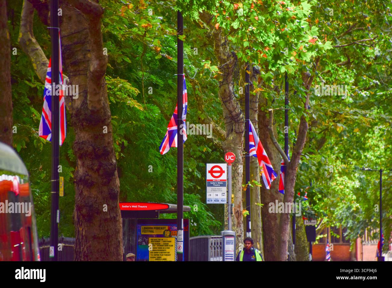 London, UK. 21st August 2025. Union Jack flags are tied to a lamp posts ...