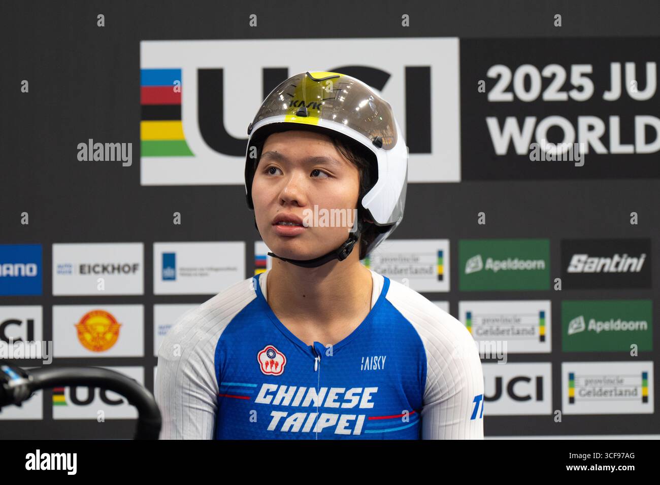 Shang Ying Liu competing in the Women Junior - Sprint during the ...