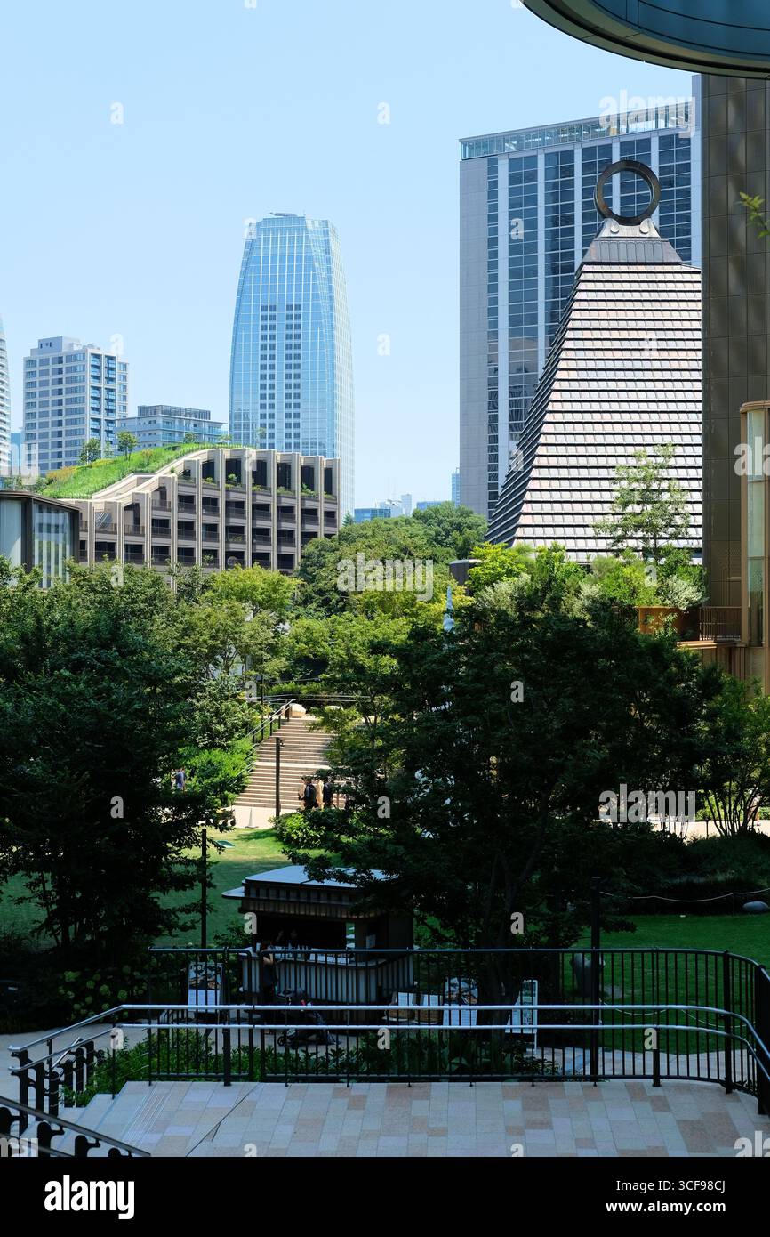 High rise building temples and nature hi-res stock photography and ...