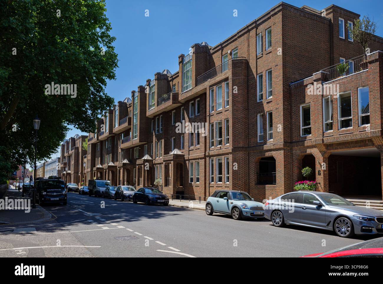 Tedworth square hi-res stock photography and images - Alamy