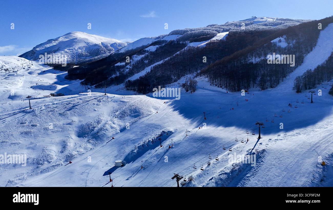 Stunning winter landscape featuring snow hi-res stock photography and ...