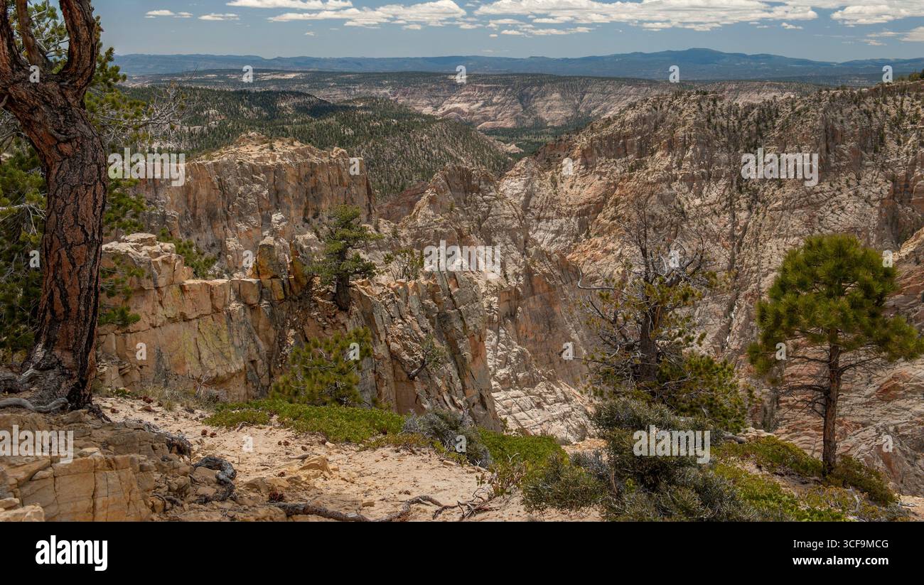 Hells hollow hi-res stock photography and images - Alamy