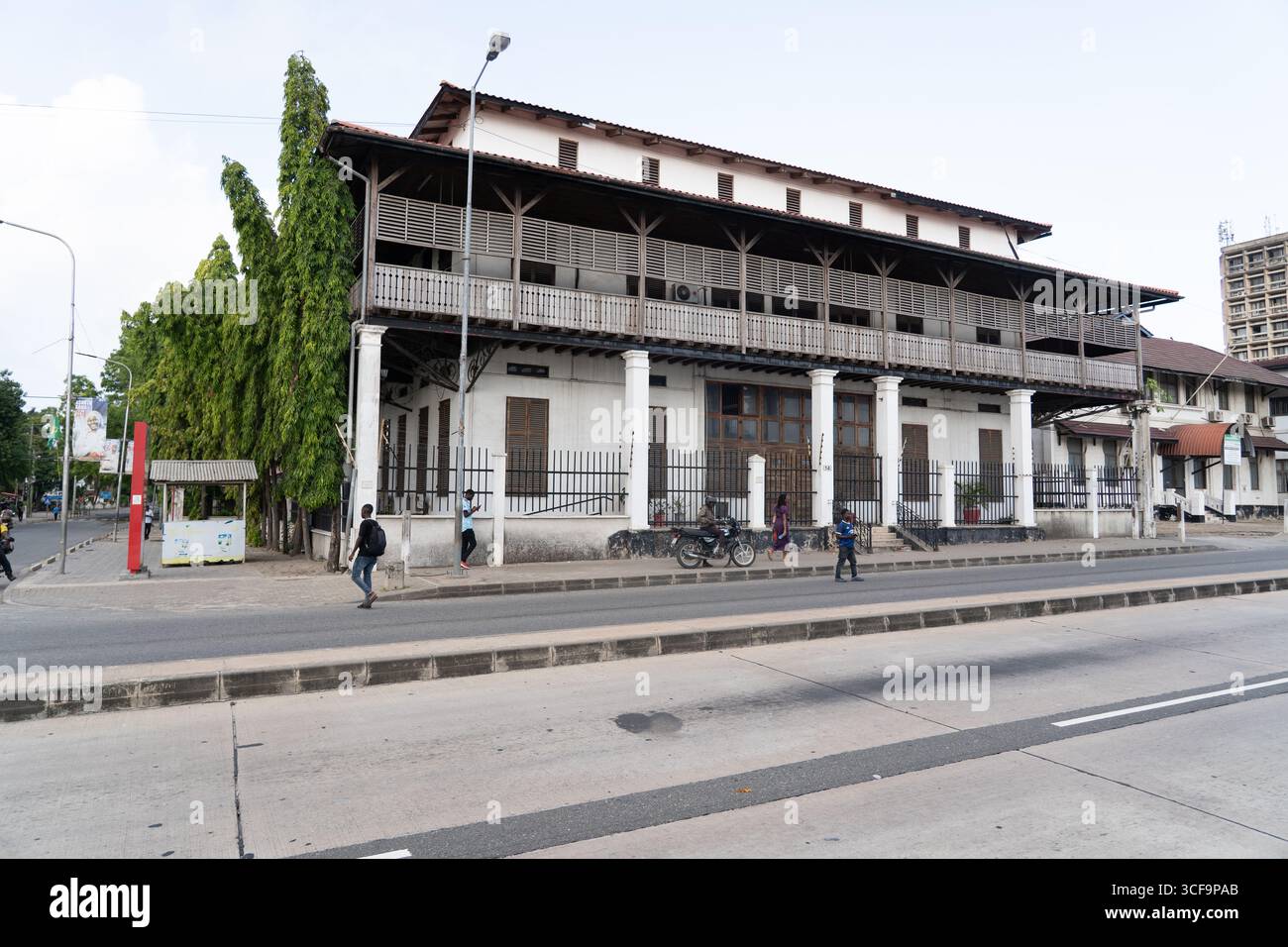 Colonial Heritage Building in Dar es Salaam, Tanzania Stock Photo - Alamy