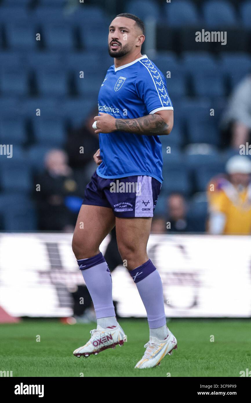 Elliot Minchella of Hull KR in the pre-game warm up during the Betfred ...
