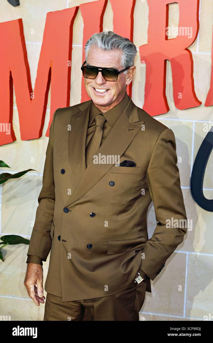 London uk pierce brosnan hi-res stock photography and images - Alamy