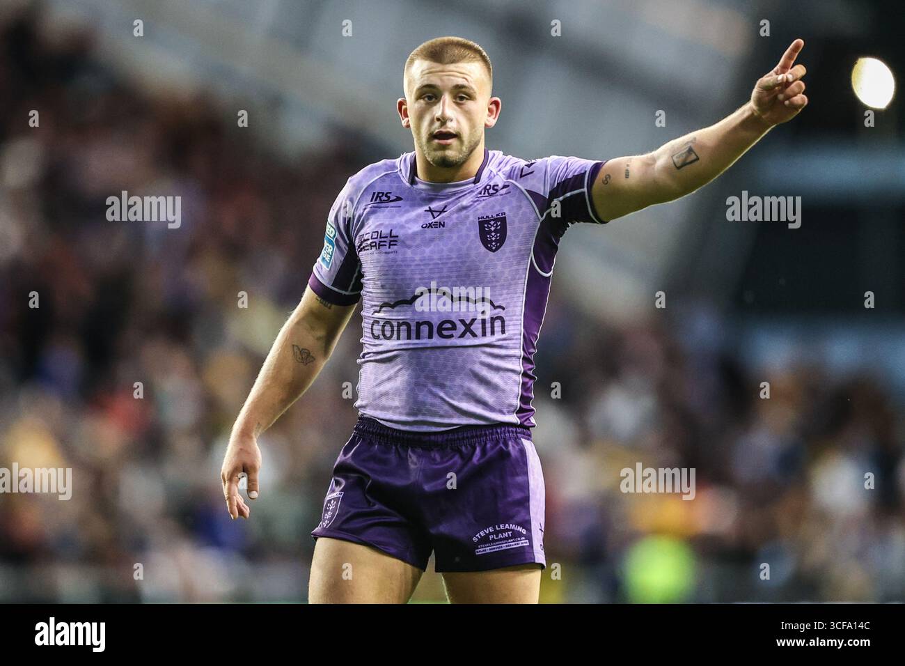 Mikey Lewis of Hull KR gives team mates instructions during the Betfred ...