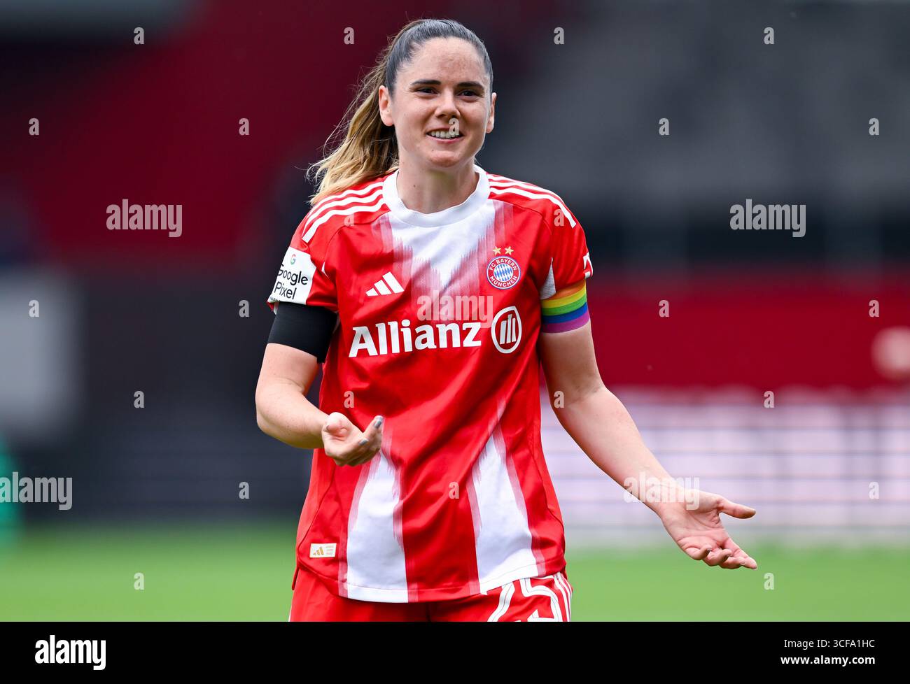 21 August 2025, Bavaria, Munich: Soccer: Women, test match FC Bayern ...