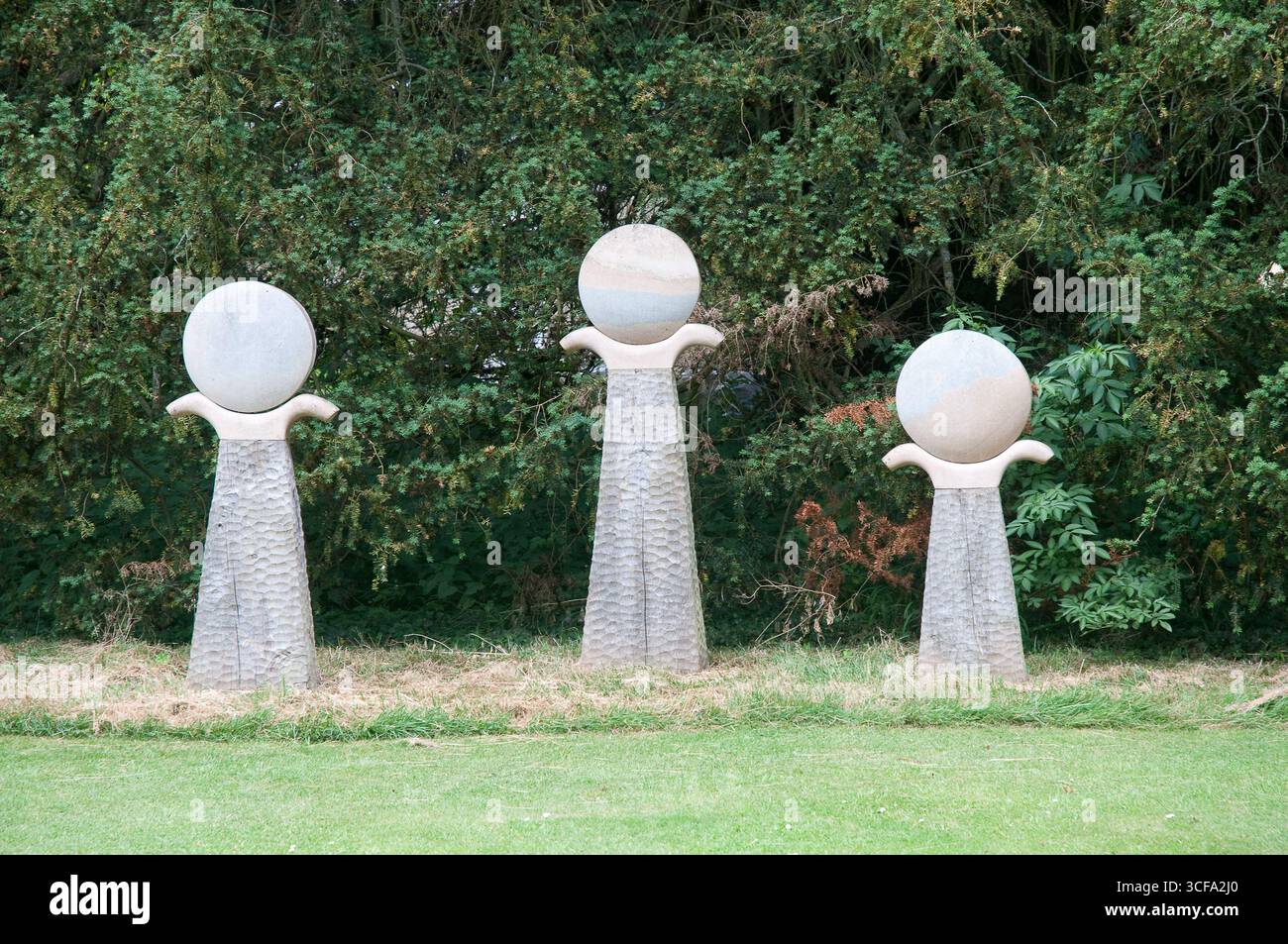 Elongated figures hi-res stock photography and images - Alamy