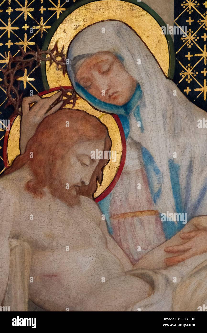 Mary holding the body of jesus hi-res stock photography and images - Alamy