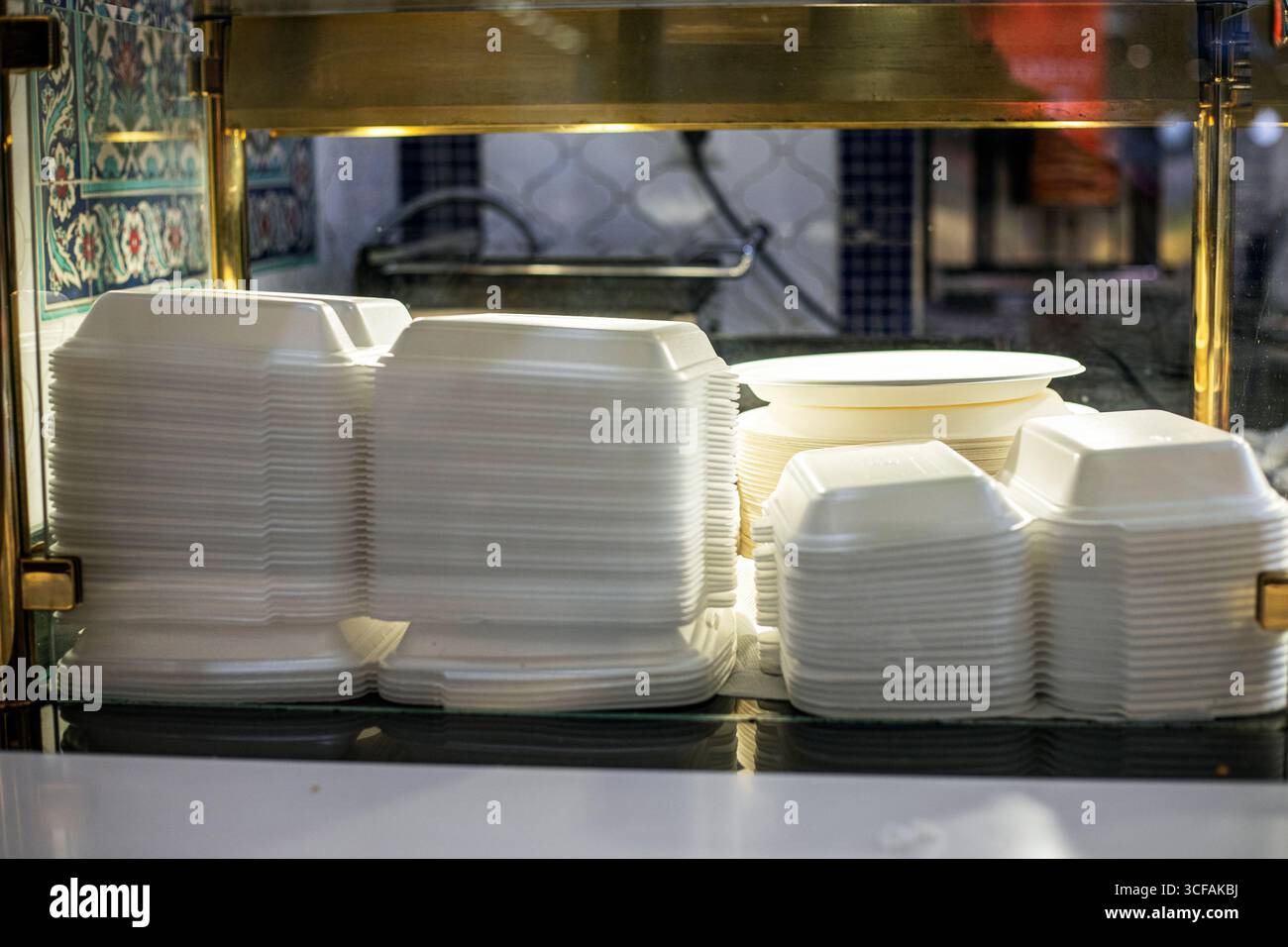 Disposable compostable paper food hi-res stock photography and images ...