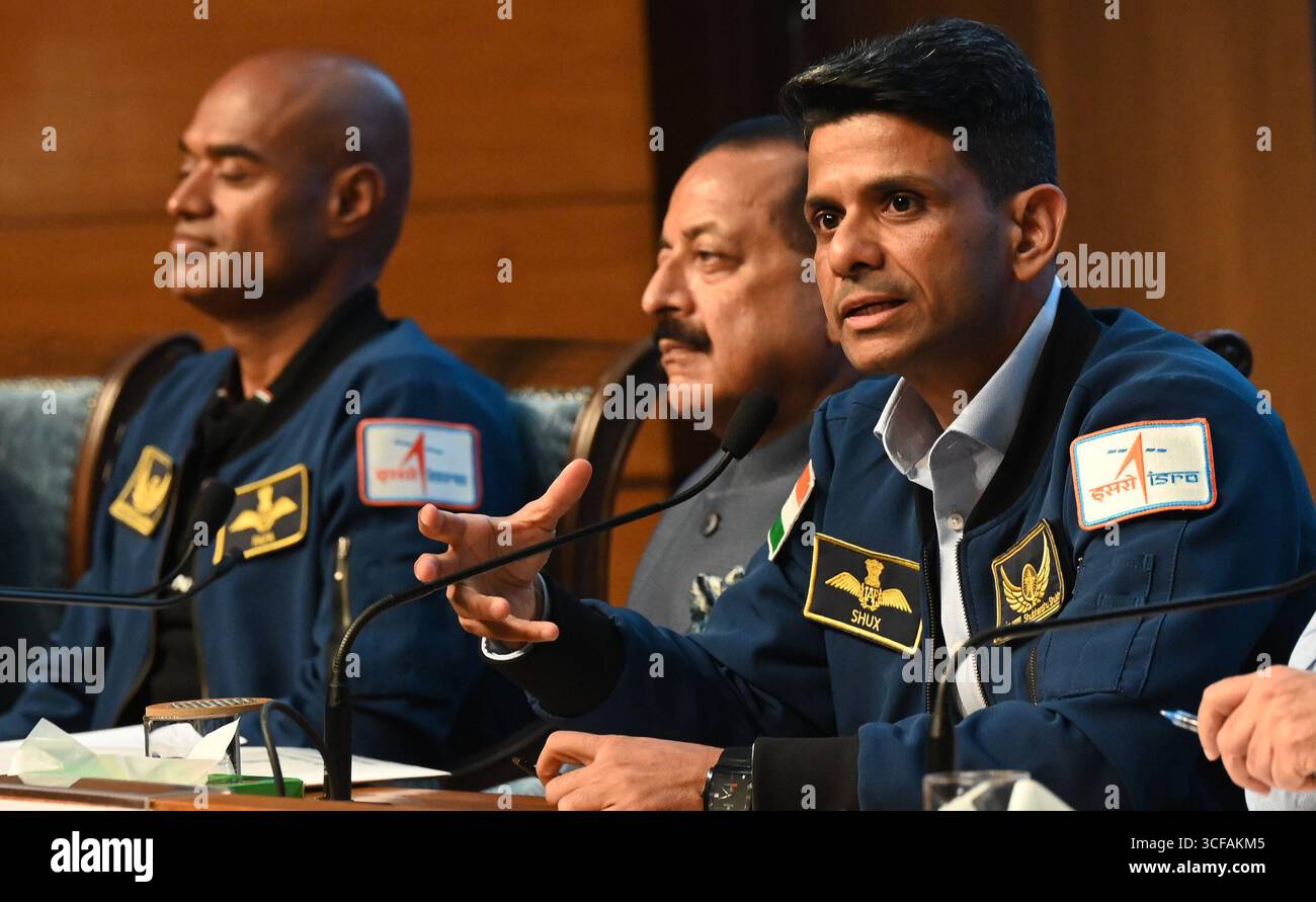 Indian astronaut hi-res stock photography and images - Alamy