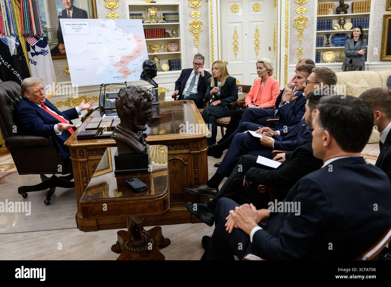 Italian prime minister giorgia meloni hi-res stock photography and ...