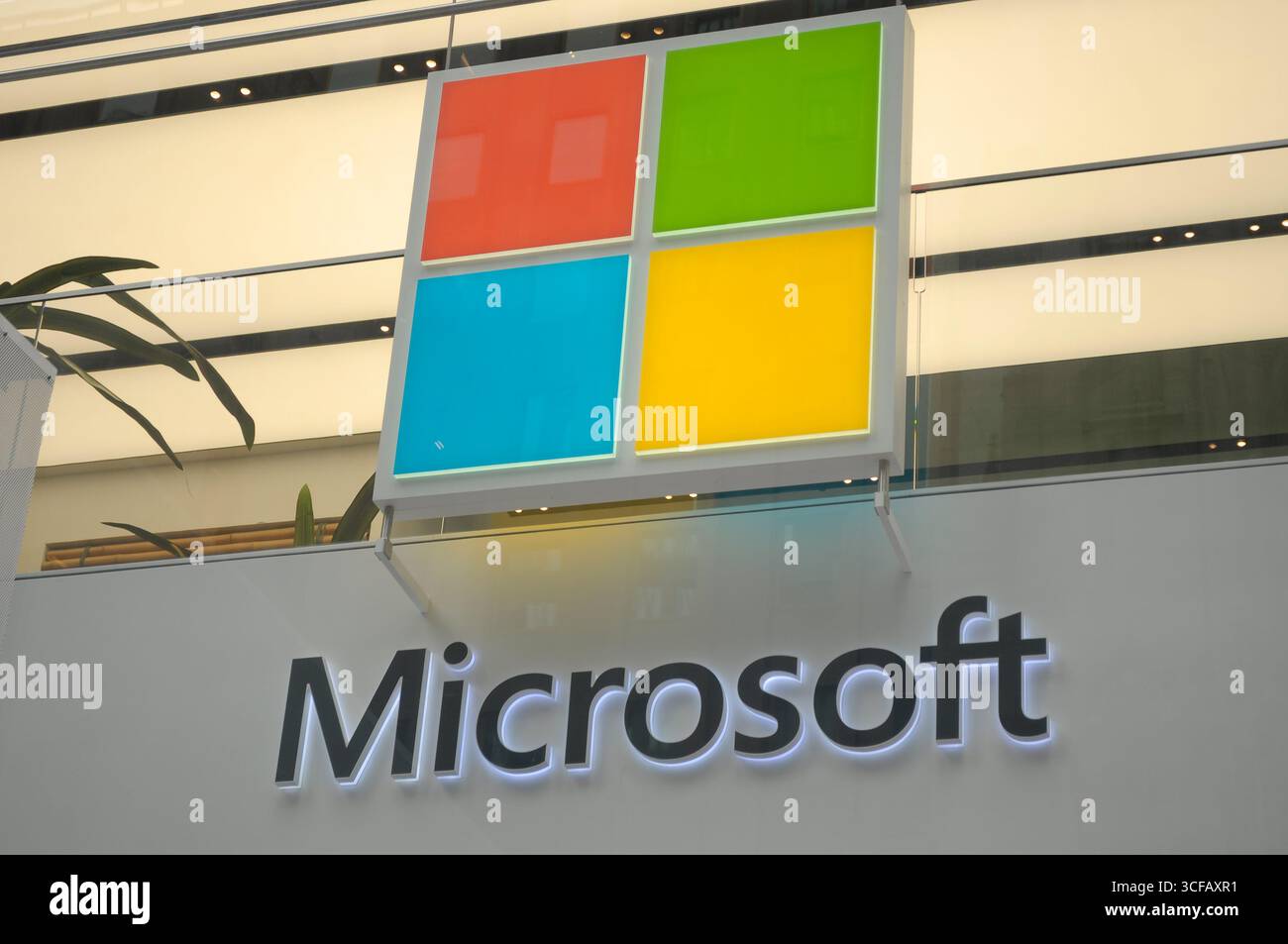 New York, United States. 21st Aug, 2025. A Microsoft Experience Center ...