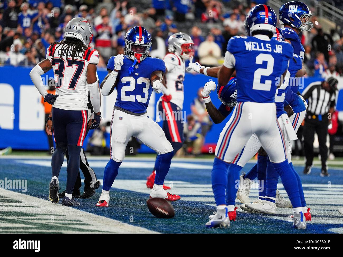 New York Giants running back Jonathan Ward (23) celebrates after ...