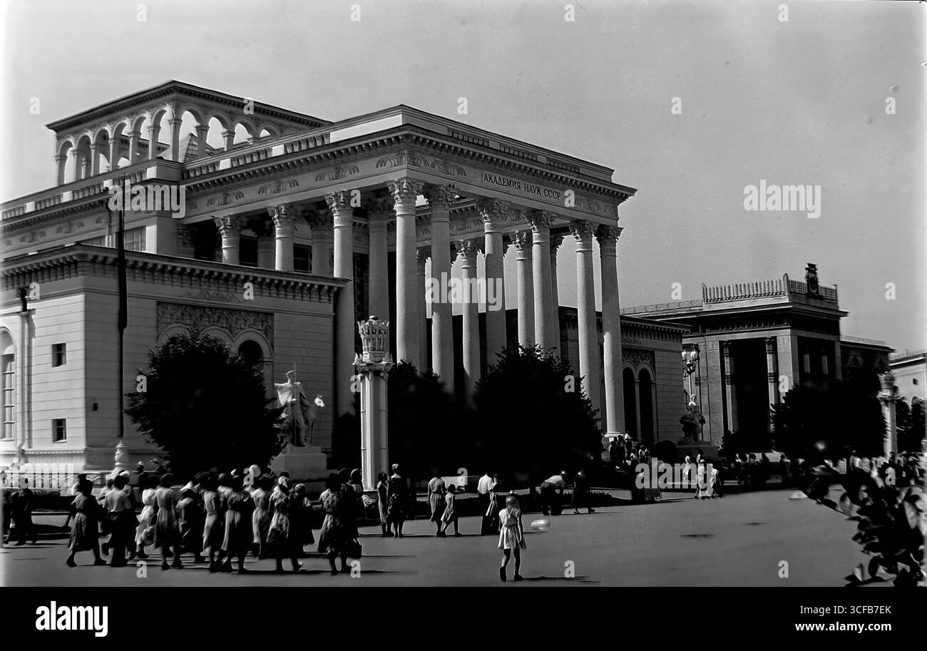 Visitors at the "Academy of Sciences of the USSR" Pavilion at VDNKh ...