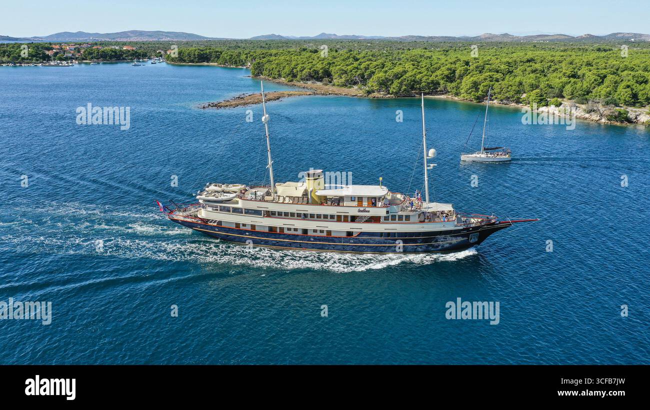 Adriatic sea drone hi-res stock photography and images - Alamy
