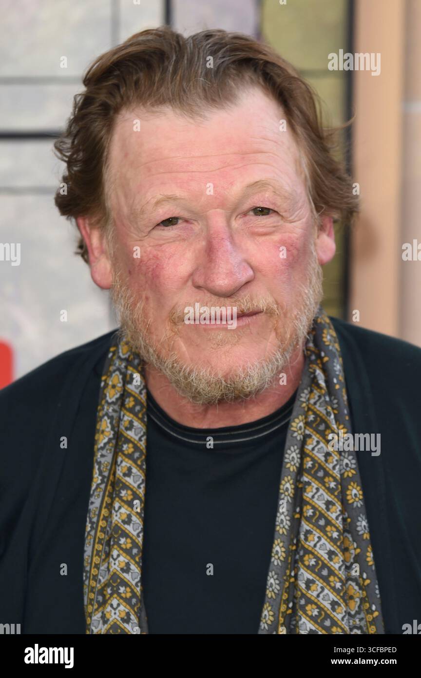 Geoff Bell bei der Premiere des Netflix Films 'The Thursday Murder Club ...