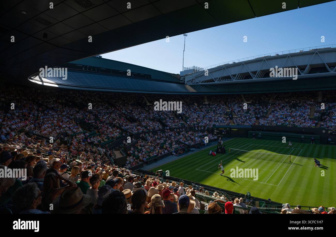 Emma raducanu wimbledon 2025 hi-res stock photography and images - Alamy