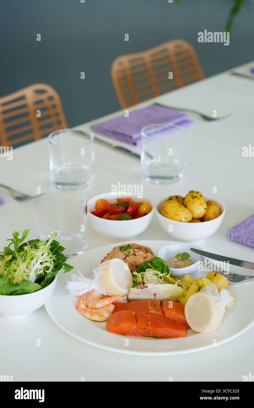 Elegant seafood dish hi-res stock photography and images - Alamy