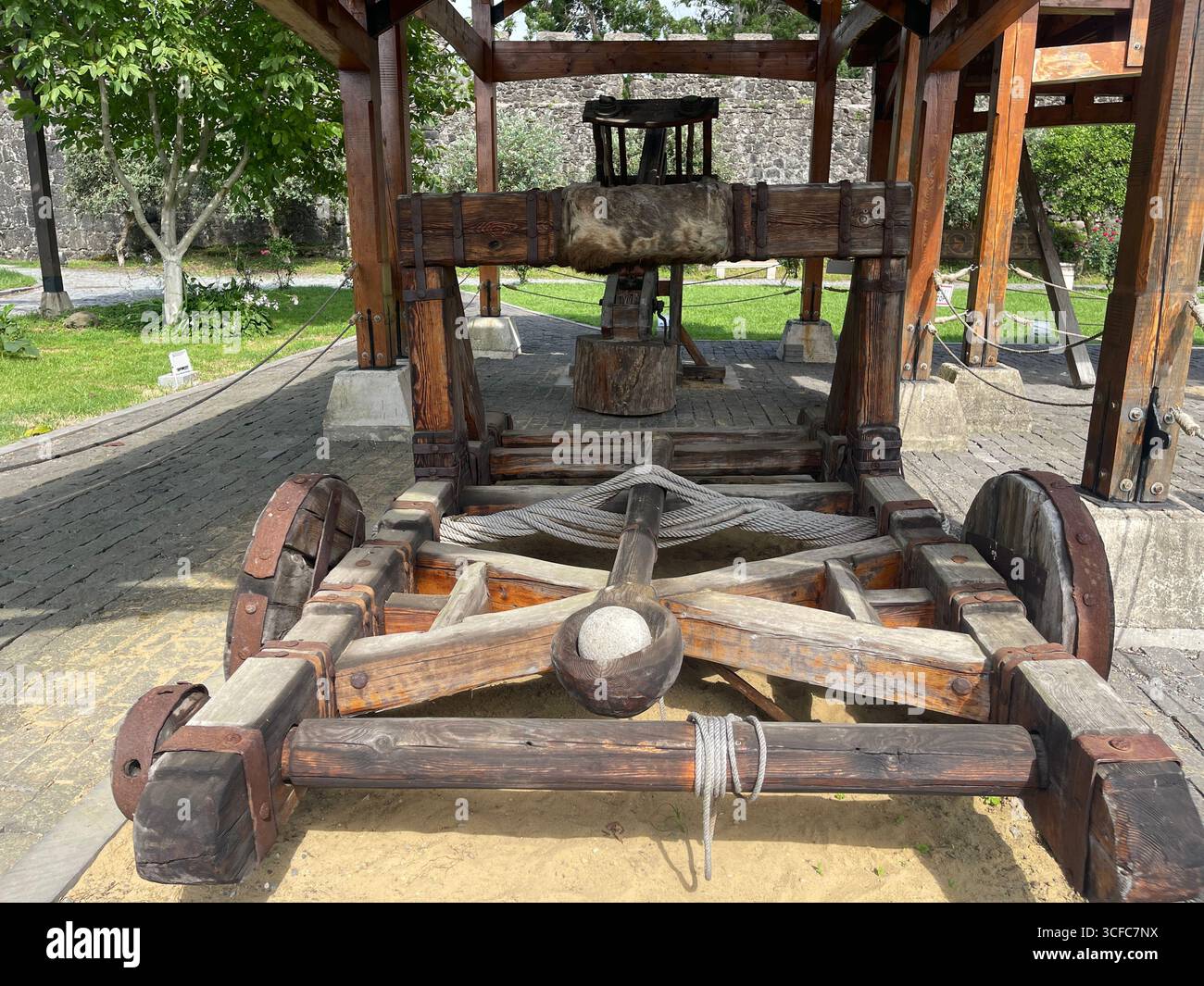 Catapult Ancient Weapons Wooden medieval Artillery Ballista Outdoors ...