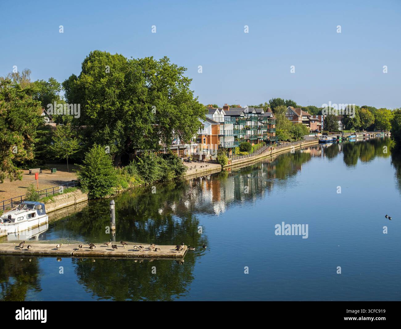 Riverside, River Thames, Maidenhead, UK Stock Photo - Alamy