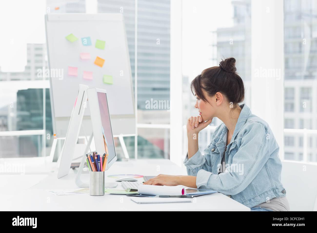 Desktop computer displaying documents hi-res stock photography and ...