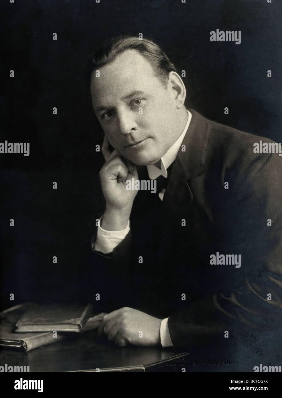 Stephen fry elliott hi-res stock photography and images - Alamy