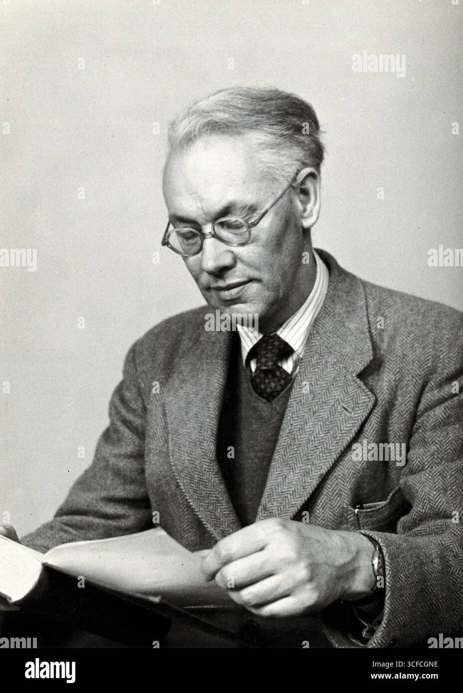 Sir christopher howard andrewes hi-res stock photography and images - Alamy