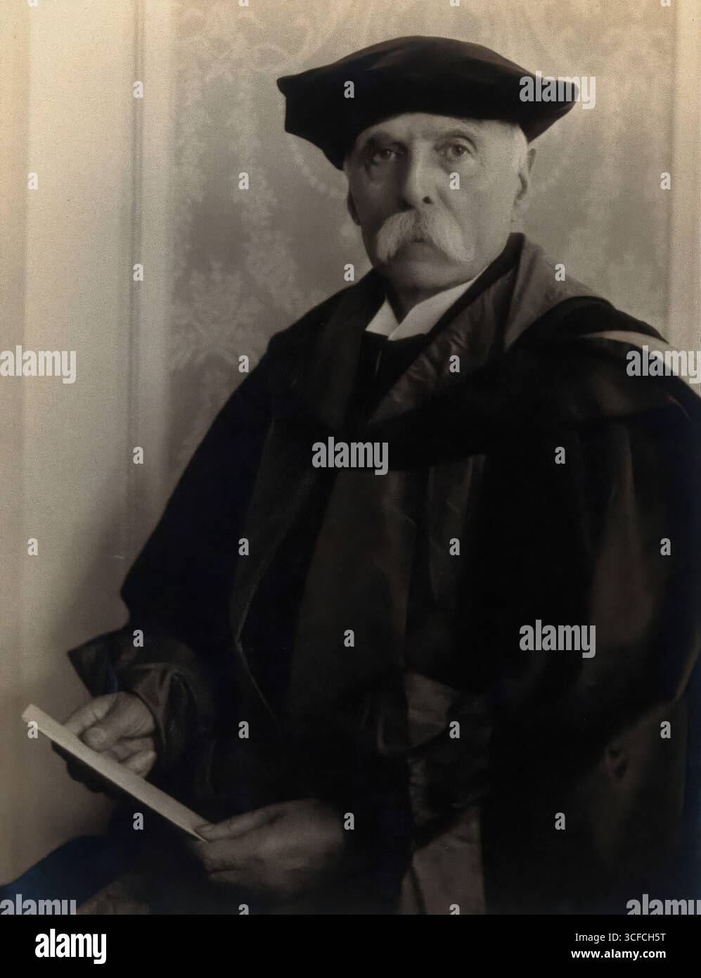 John william simpson hi-res stock photography and images - Alamy