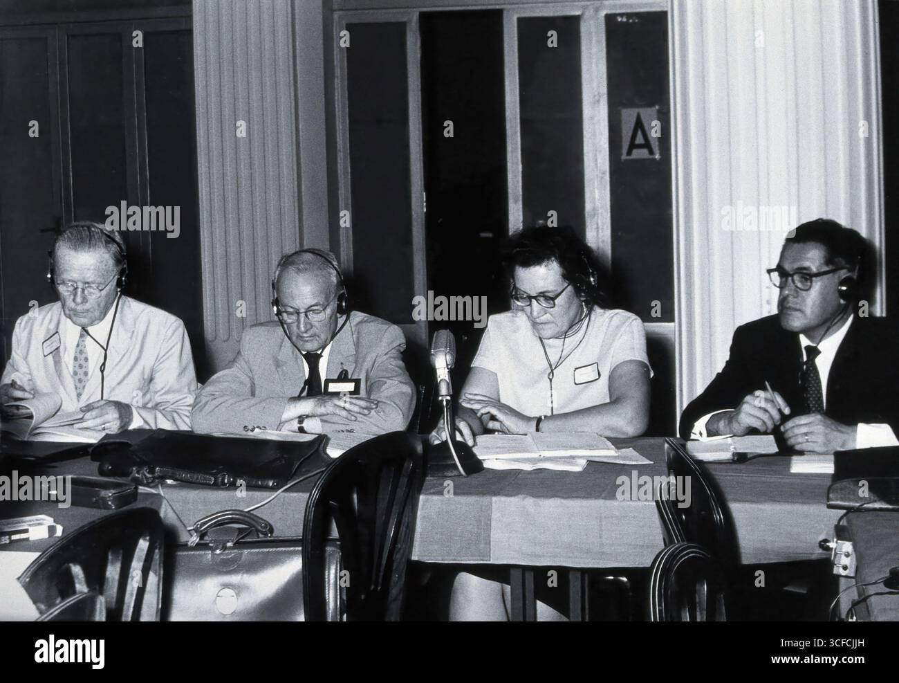1960s women scientist black and white hi-res stock photography and ...