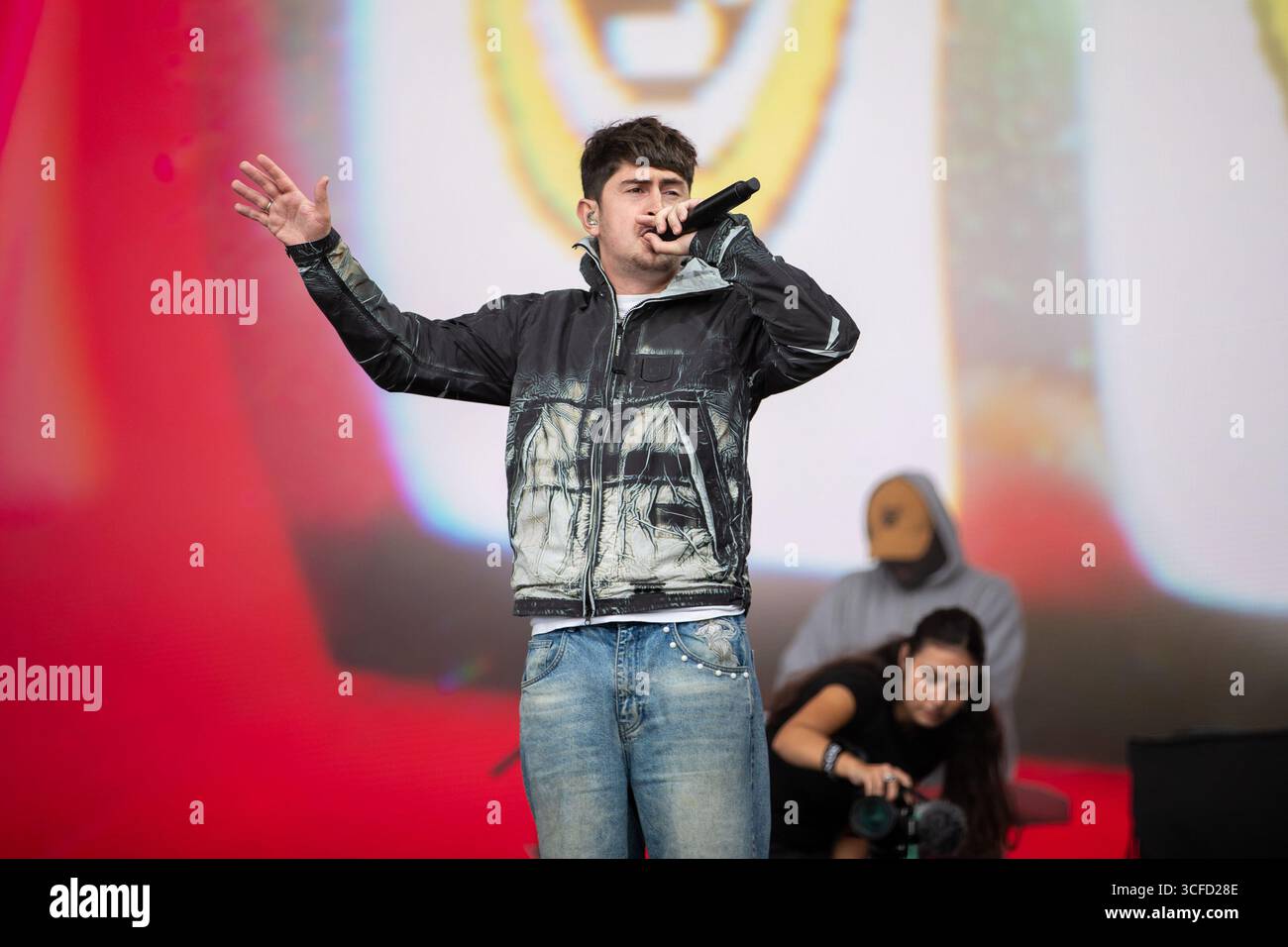 Leeds, England, 22nd August, 2025. Songer playing the Main Stage at ...