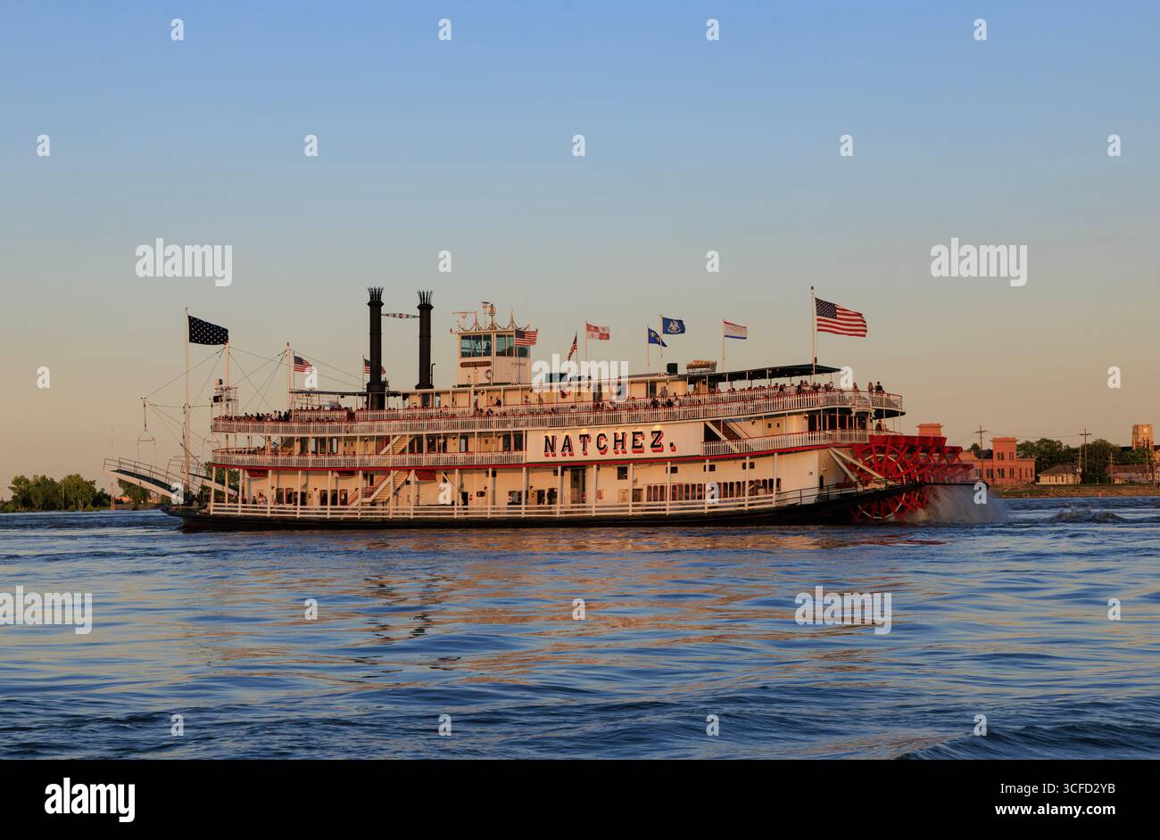 Steamboat 'Natchez' leaving New Orleans for her Mississippi River ...