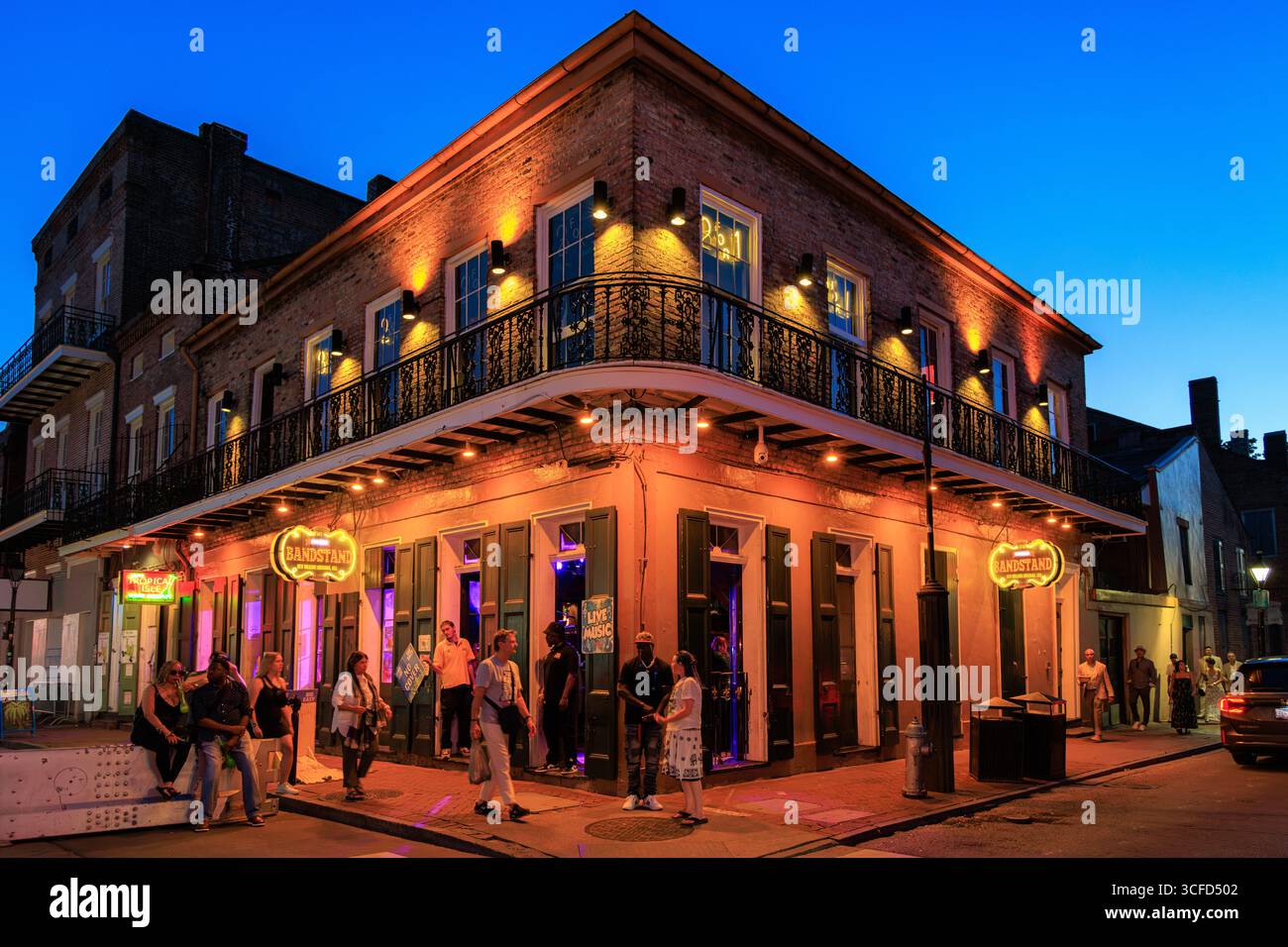 Bourbon Bandstand bar & lounge on Bourbon Street, New Orleans ...