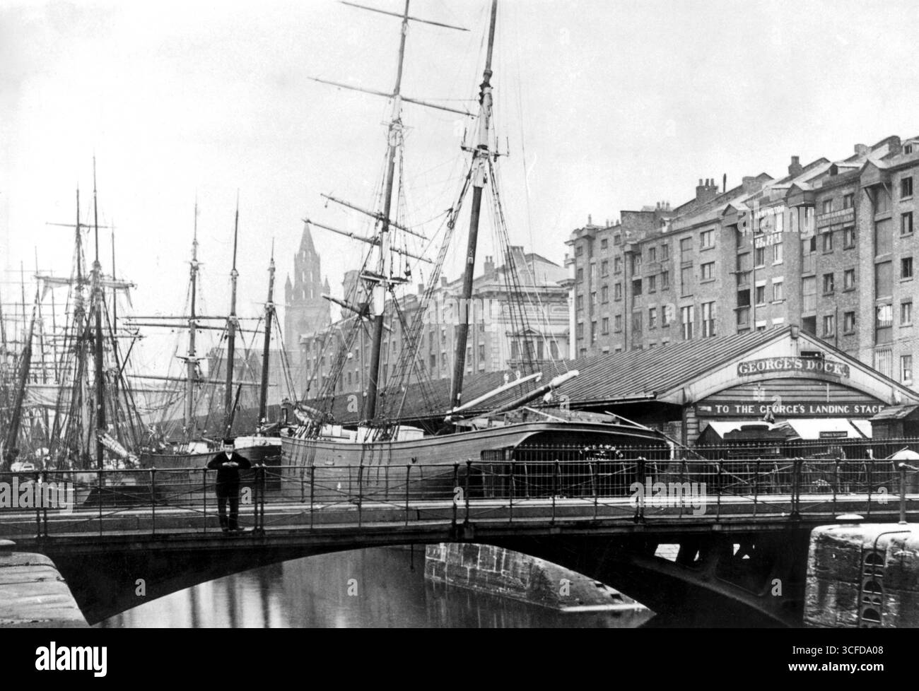 Liverpool docks 19th century hi-res stock photography and images - Alamy
