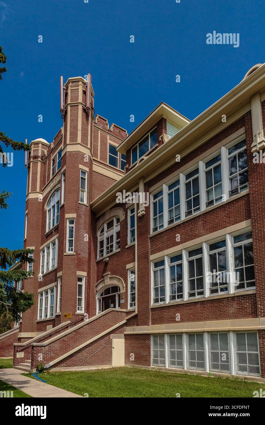 Albert School is located in the Varsity View neighborhood of Saskatoon ...