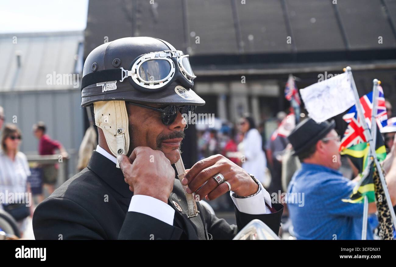 Mod all weekender 2025 hi-res stock photography and images - Alamy