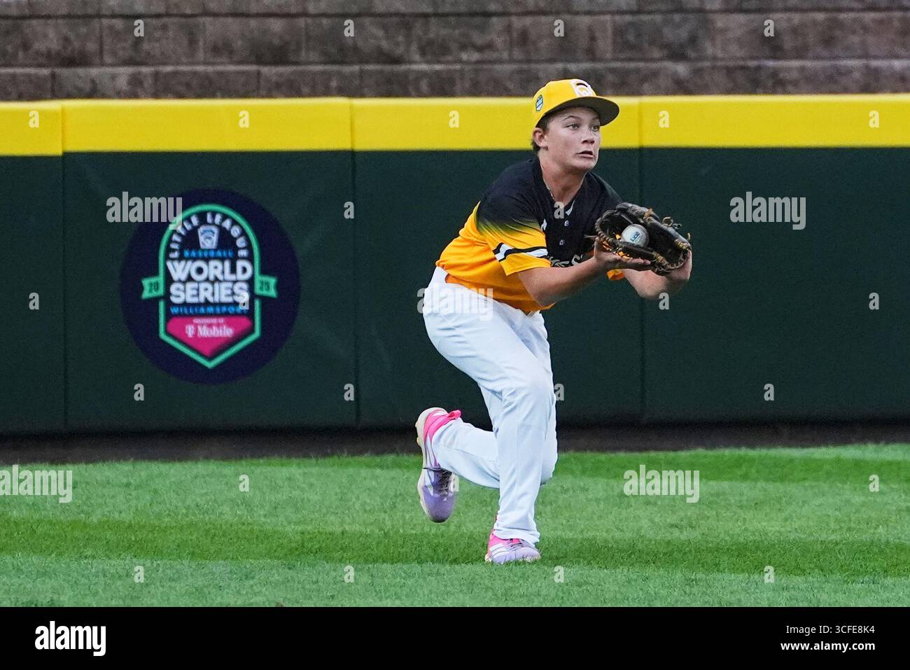 Irmo, S.C.'s Brody Miller catches a ball against Las Vegas during the ...